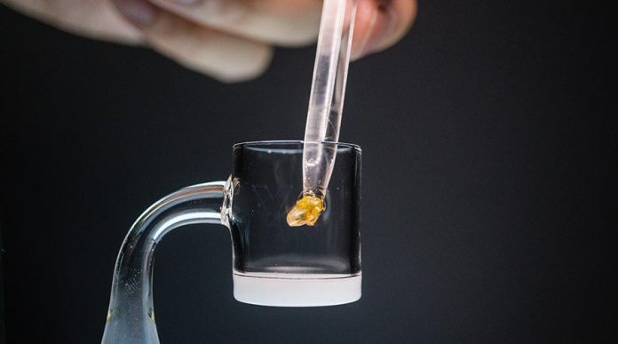 A Guide to Dabbing - Stoner Things